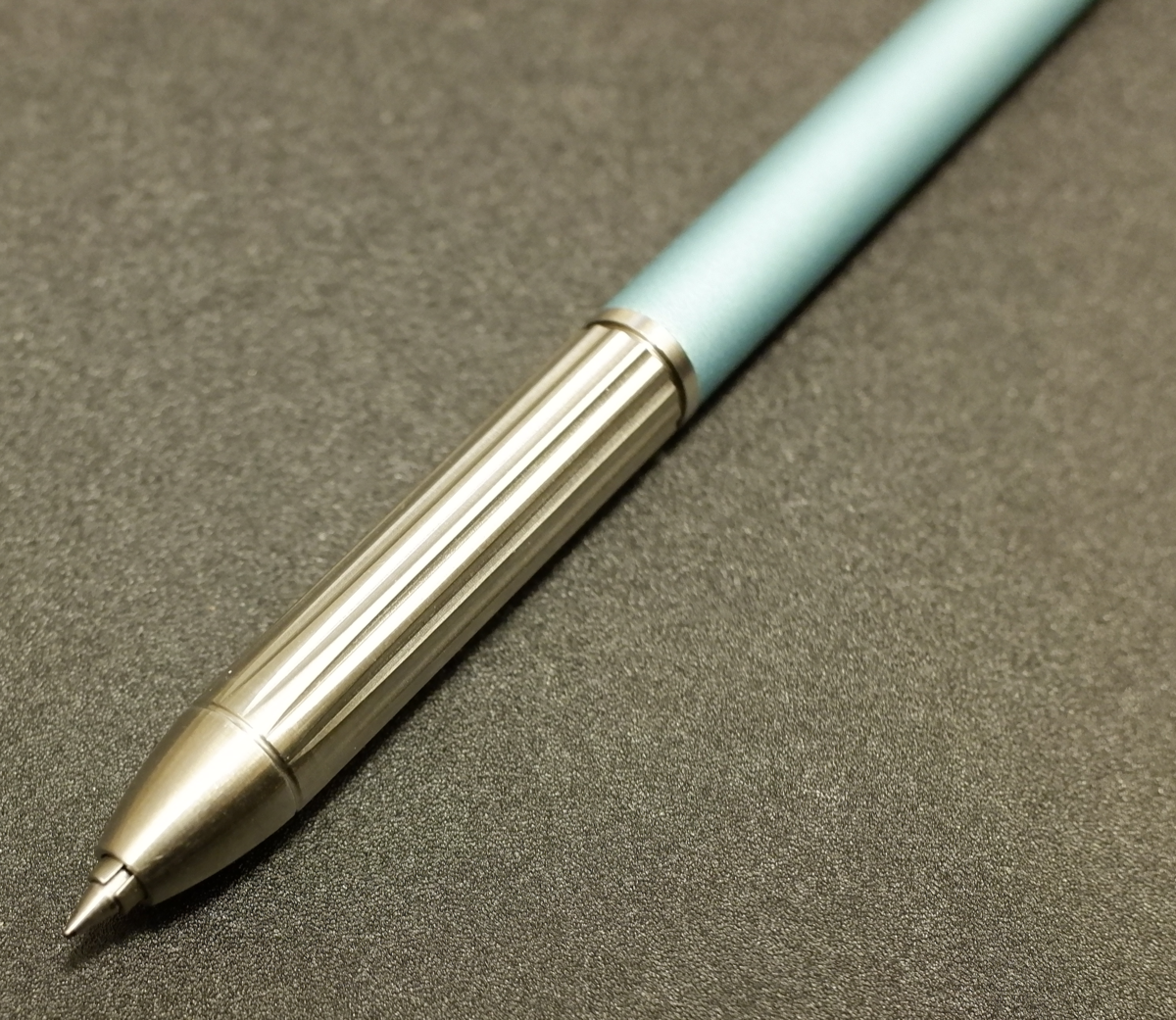 さまざまなリフィルが使えるボールペン「REFILL PEN JACKET(アルミ)」と、「マルチアダプタブルペンC」の紹介 - ZNI's Lab
