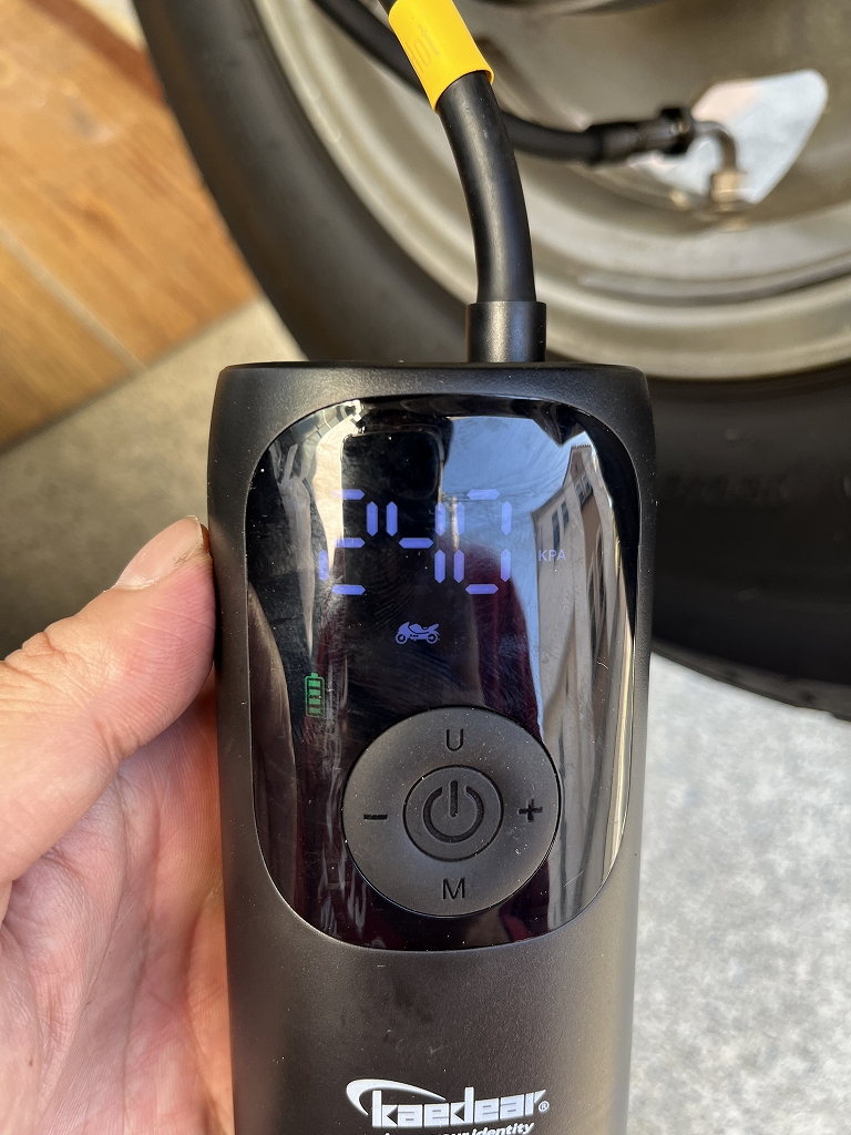 買ってみた 「電動式空気入れ」 Kaedear(カエディア)KDR-AP1 - 「バイク乗りも人間です。」 ～Vmax編～
